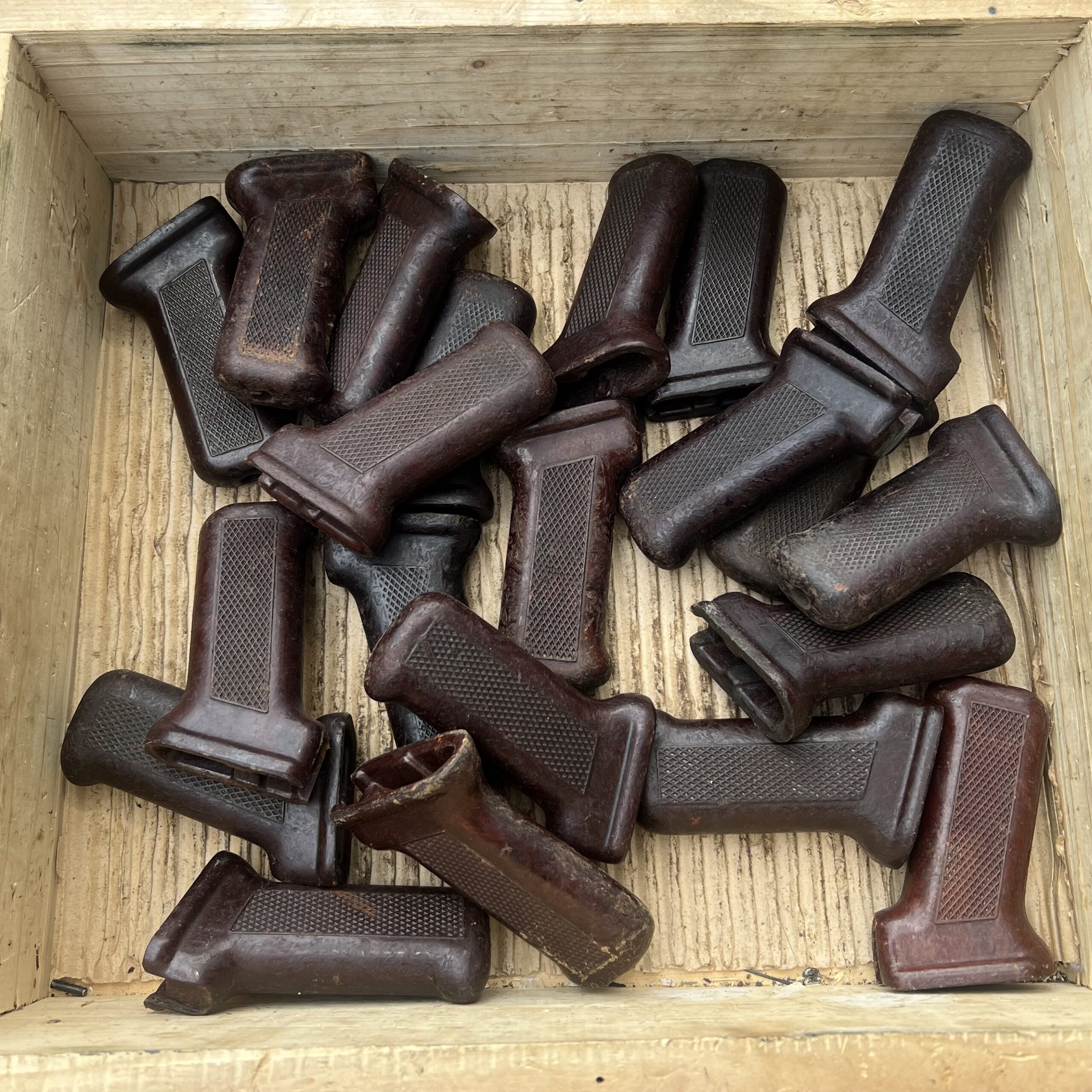 Romanian Bakelite Pistol Grip - Moka's Raifus